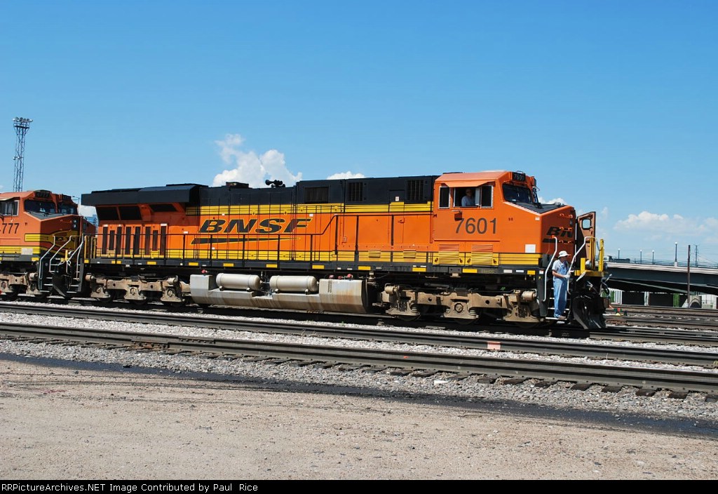 BNSF 7601